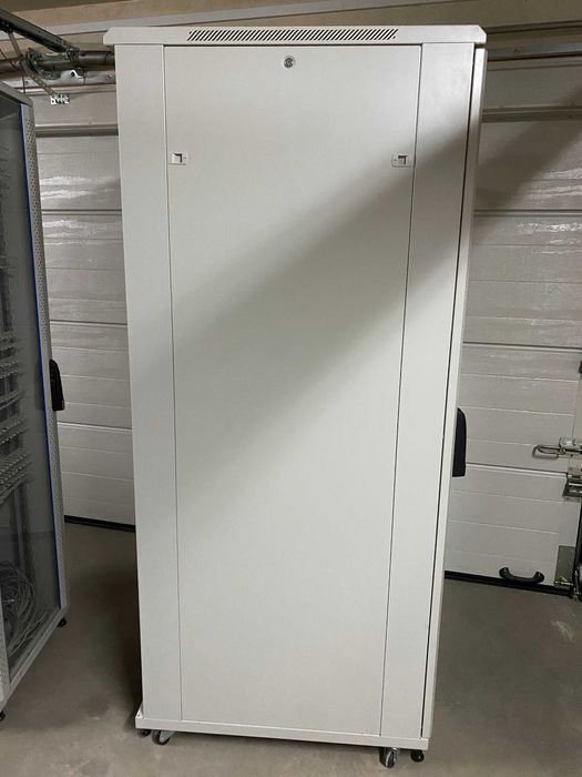 Sprzedam szafe RACK 19” (890 mm) 42U TOTEN Ojrzanowo • OLX.pl