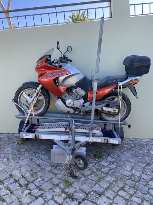 Atrelado e mota Honda Varadero Almancil • OLX.pt
