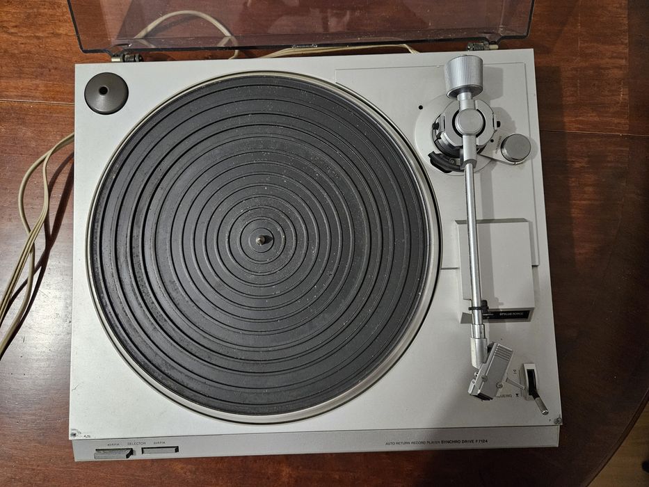 Gira Discos Philips - Synchro Drive F7124 Malta E Canidelo • OLX Portugal