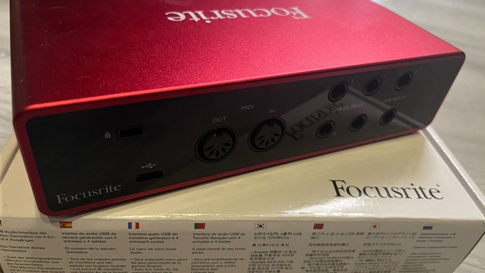 Focusrite Scarlett 4i4 3rd Gen Portimão • OLX.pt