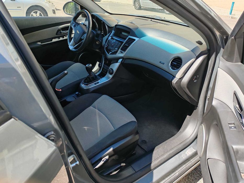 Chevrolet Cruze 1.6 LS ( excelente estado ) Olivais • OLX.pt