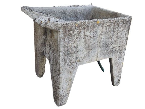 Tanque de lavar roupa, em betão Lourinhã E Atalaia • OLX Portugal