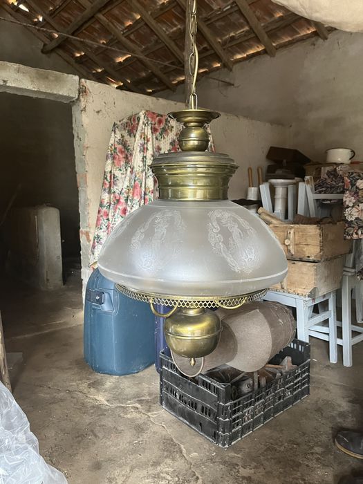 Candeeiro antigo em estado impecavel Santo António da Charneca • OLX.pt