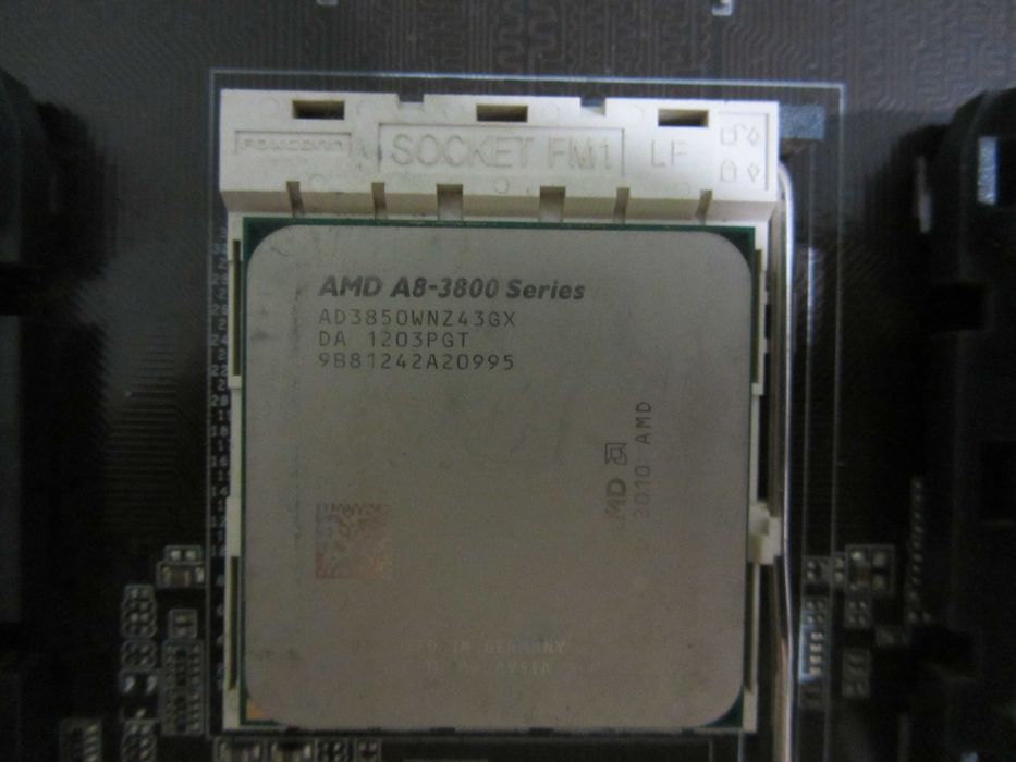 Комплект asus f1a55-m lk r2.0 та a8 3800 4 ядра: 600 грн ...