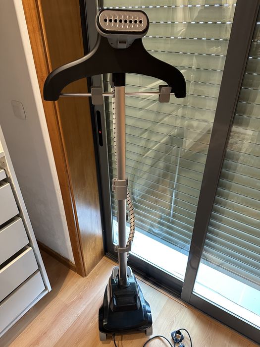 Ferro a vapor vertical Silvercrest Rio de Mouro • OLX Portugal