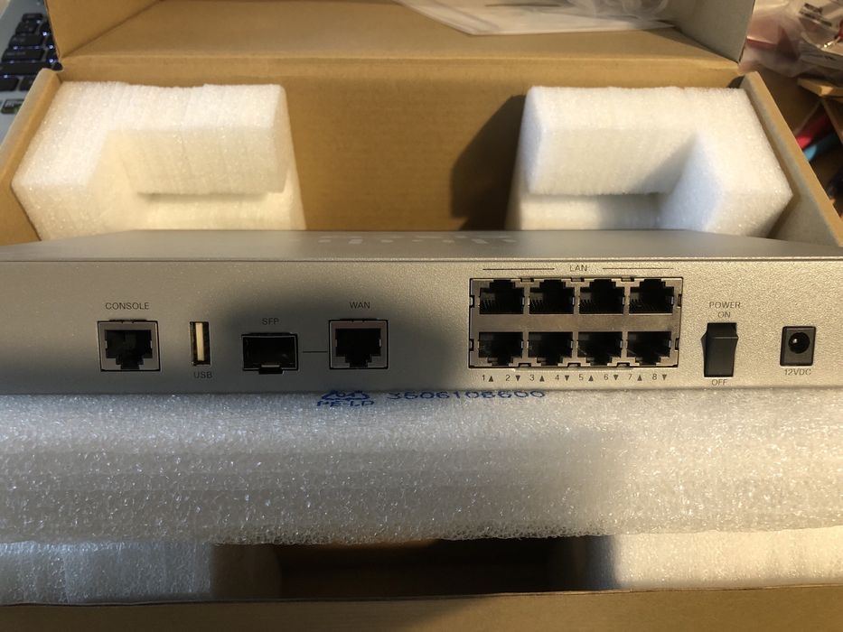 Маршрутизатор, роутер Cisco RV260: 11 400 грн. - Периферійні пристрої ...