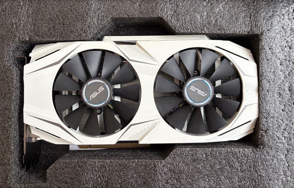 Відеокарта Asus GeForce GTX 1070 Dual 8GB: 4 600 грн. - Комплектуючі та ...