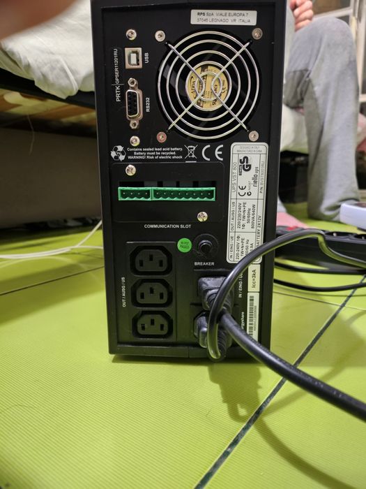 UPS VST 800 чистий синус riello vision Терміново: 5 500 грн. - Зарядні ...