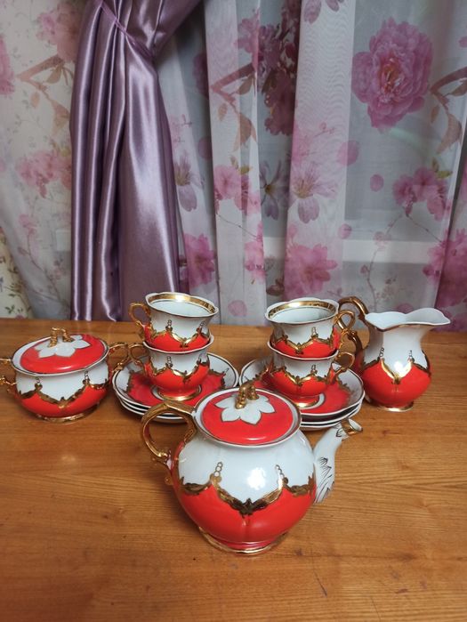 Сервіз чайний червоний Бутон Часів СССР 2 000 грн Посуд кухонне приладдя Вишневе на Olx
