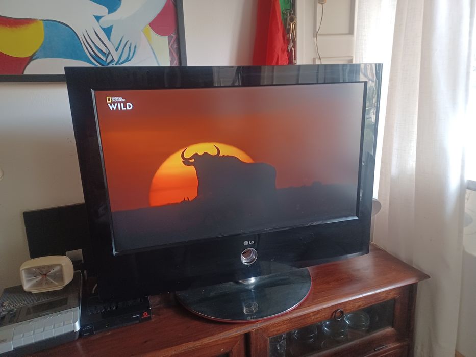 Tv LG LCD Scarlet 32 polegadas Alvalade • OLX Portugal