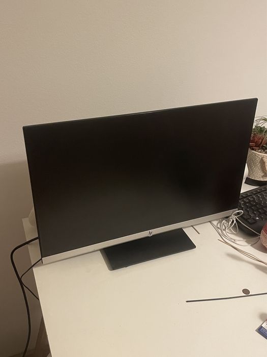 Vendo Ecrã full HD HP 24” com pouco uso Avenidas Novas • OLX.pt
