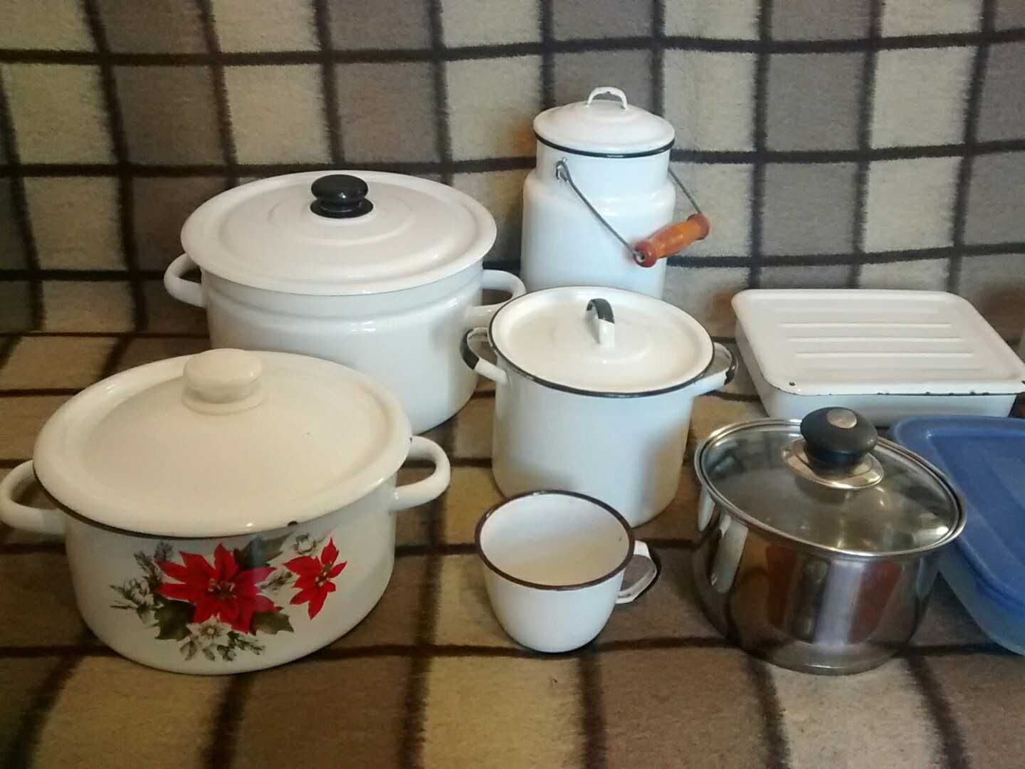 Каструлі, бідон, ємність, судочек, ковшик, кружка, контейнери: 40 грн ...