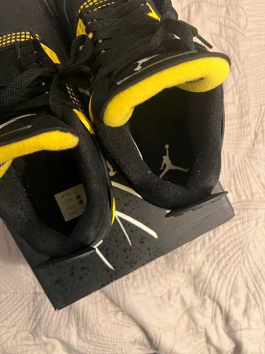 Jordan Air Jordan 4 Retro Thunder r.43 Warszawa Białołęka • OLX.pl