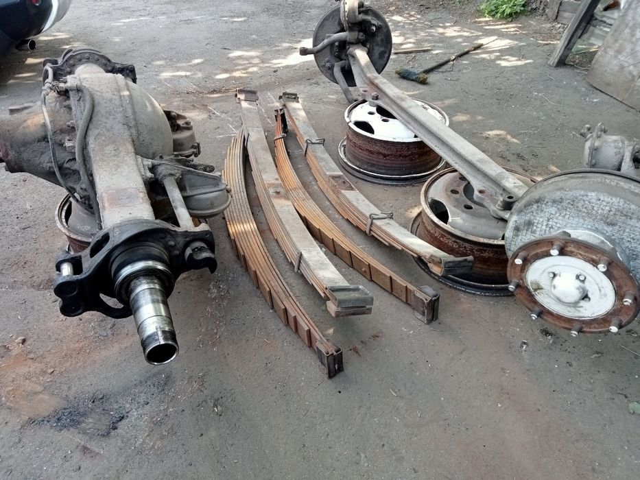 Продам рессоры ЛАЗ, ступицы передние и задние ЗИЛ-130: 1 000 грн. - Диференціали (редуктори ...
