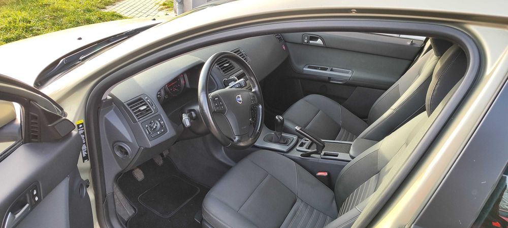 Volvo V50 po bardzo dużym serwisie rok temu Koszalin • OLX.pl