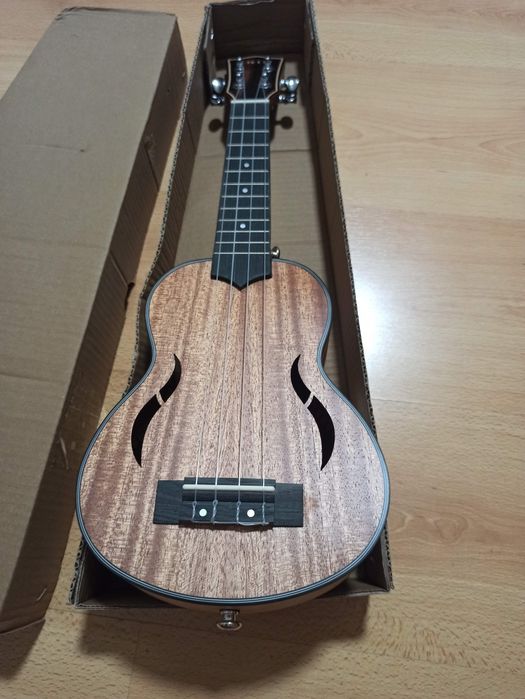 Ukulele Soprano + Ukulele Tenor Odivelas • OLX Portugal