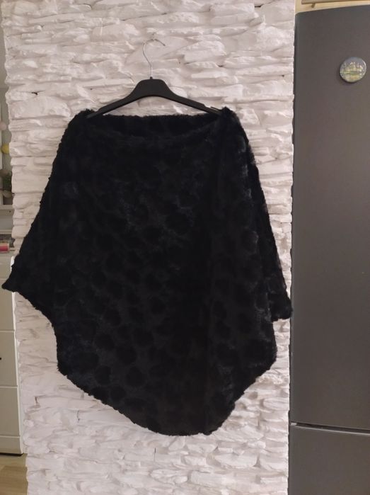 Ponczo narzutka czarne okazja jak nowe Czeladź Kolonia Małobądź • OLX.pl