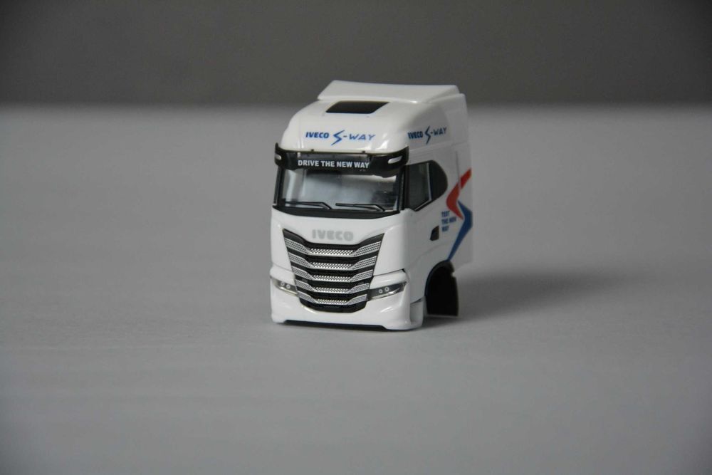 1:87 (H0) Herpa 317115 - Kpl. kabina z silnikiem - Iveco S-Way ...