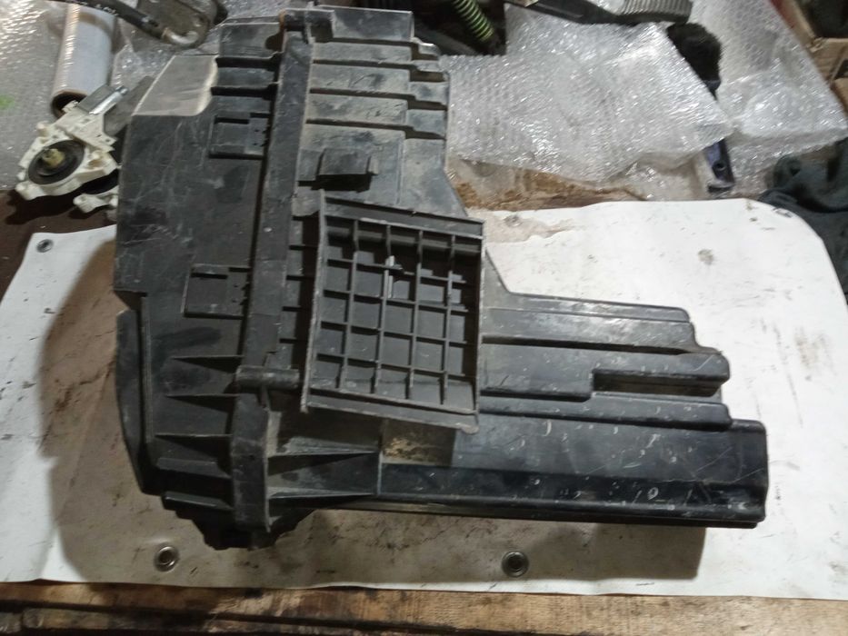 Корпус повітряного фільтра фильтра Peugeot 407 2.0HDI Пежо 9649757680: ...