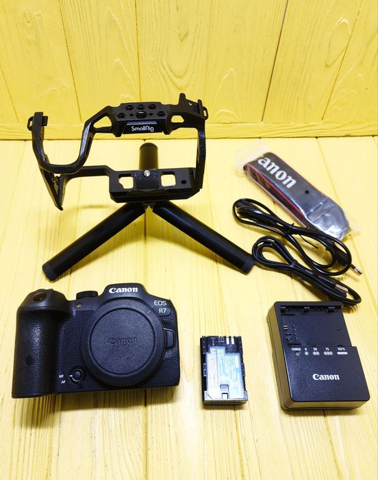 Canon EOS R7 Body + клетка SmallRig 4003 «Black Mamba»: 43 500 грн ...