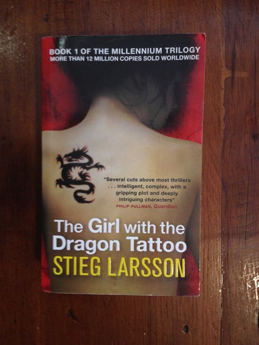 Stieg Larsson - The girl with the dragon tattoo Arroios • OLX.pt
