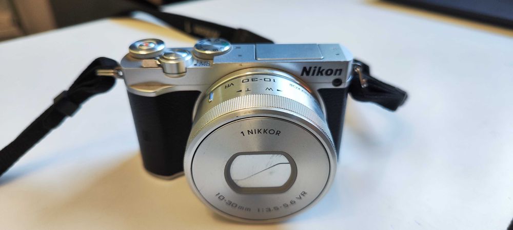 Aparat NIKON 1 j5 bardzo dobry stan Bibice • OLX.pl