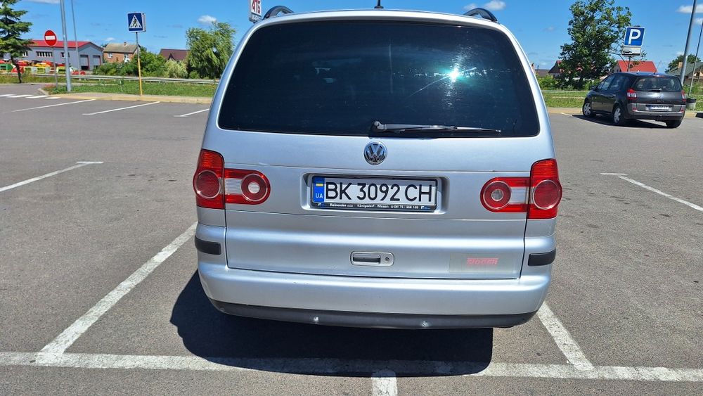 Сімейне авто Volkswagen Sharan: 6 550 $ - Volkswagen Рівне на Olx