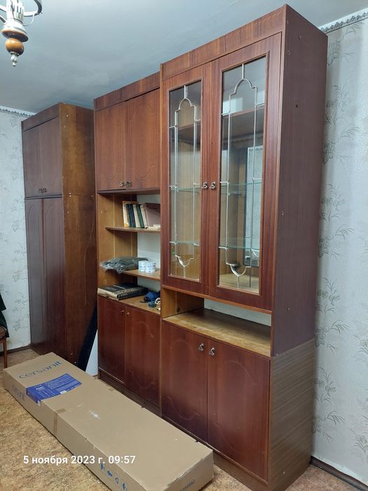 Продам мебель б у и швейную машинку 1 000 грн Кухонні меблі Одеса на Olx