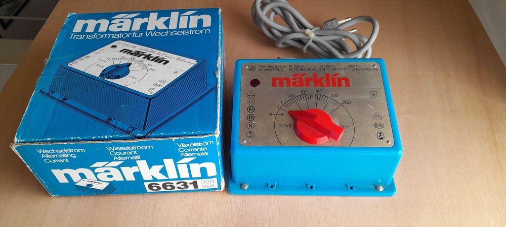 Transformador -Marklin 6631- AC 220V/16V -30VA- na sua caixa original ...