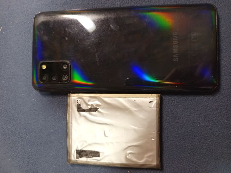 Samsung a31 разбит дисплей: 600 грн. - Дисплеї / екрани Стоянка на Olx