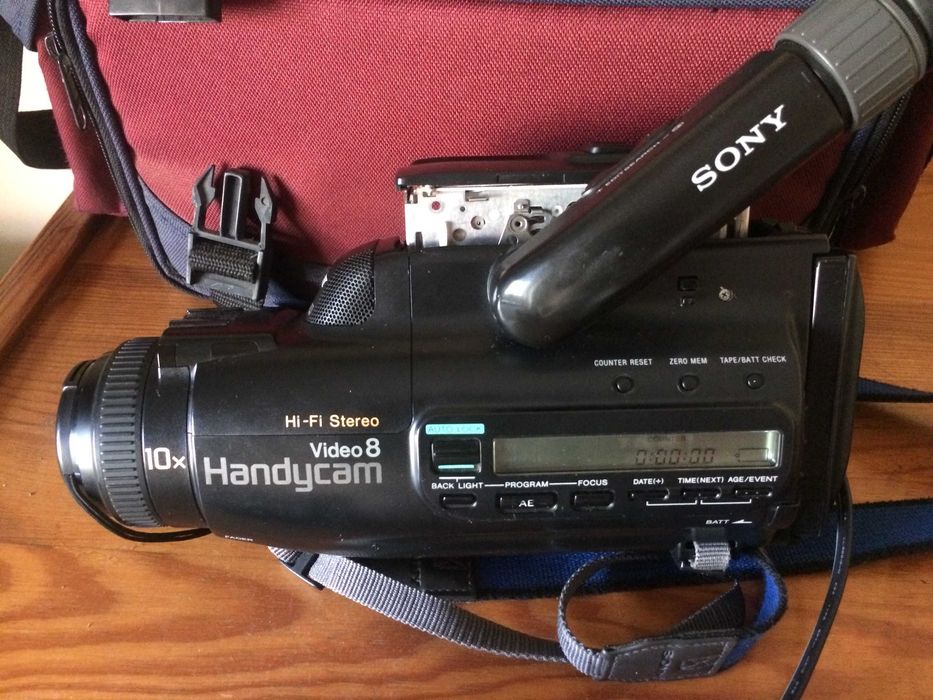 Handycam Sony. 10*. Video 8. Areeiro • OLX Portugal