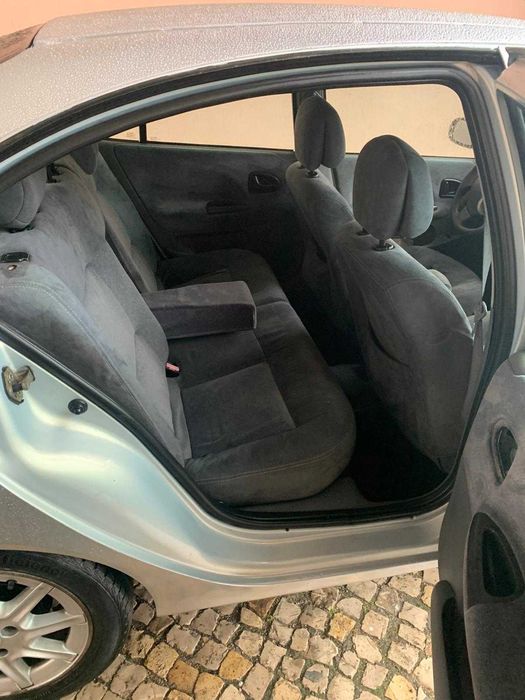 Renault megane classic 1.4 16v Ramada E Caneças • OLX.pt