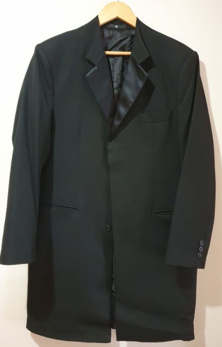 Traje académico (hábito talar) da Universidade do Porto Paranhos • OLX.pt