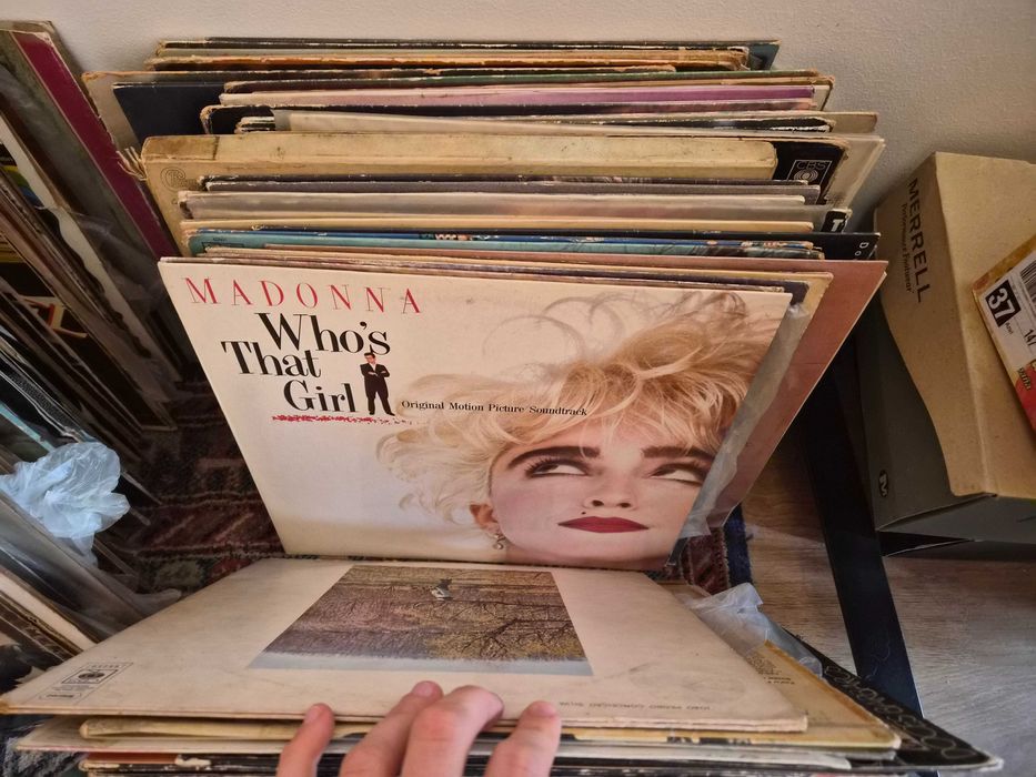 Vinis antigos artistas conhecidos (150+) Algés, Linda-A-Velha E Cruz ...