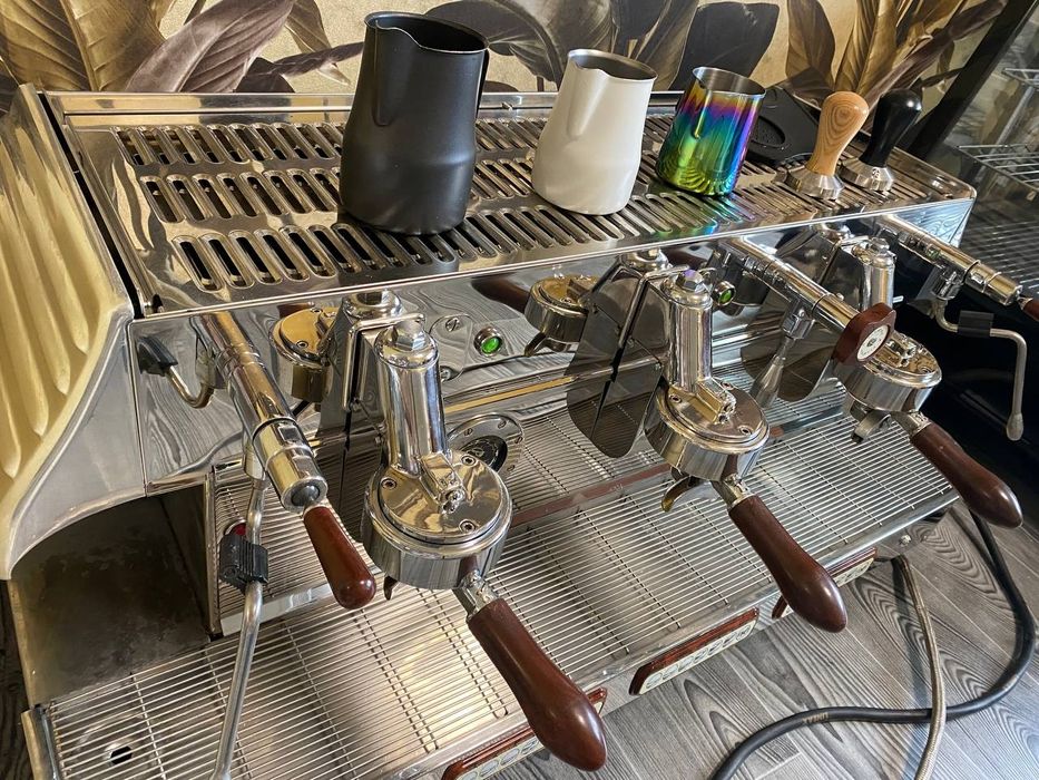 Професійна кавомашина Elektra Classic Barlume Z1C 3GR: 50 000 грн ...