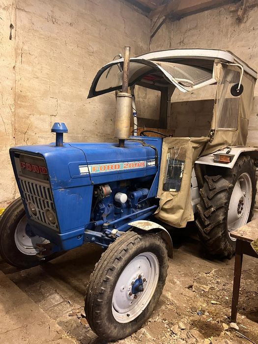 Ciągnik Ford model 2000 Milicz • OLX.pl