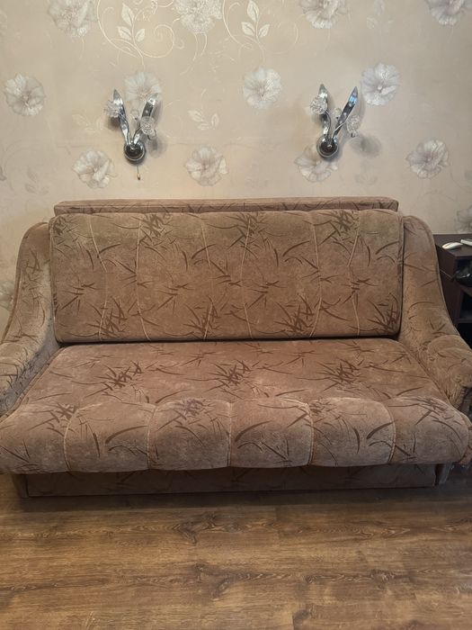 Диван и два кресла 2 000 грн Меблі для вітальні Корсунці на Olx