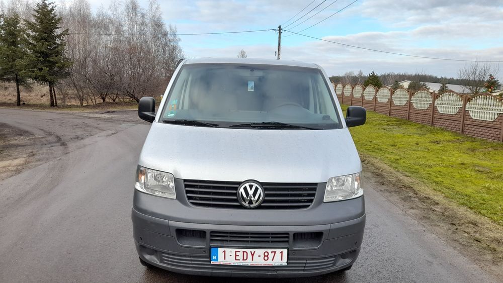 Volkswagen T5 1.9tdi 9 osobowy caravella transporter Żuromin • OLX.pl
