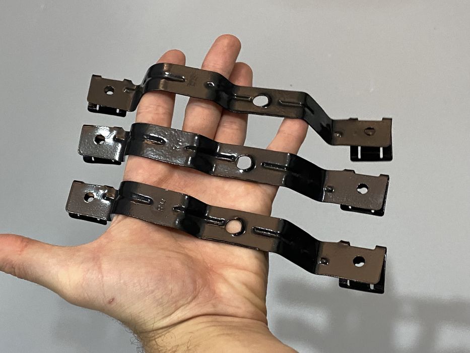 Tesla Model 3, Y Кронштейн кріплення підкрилка L+R: 220 грн. - Другие ...