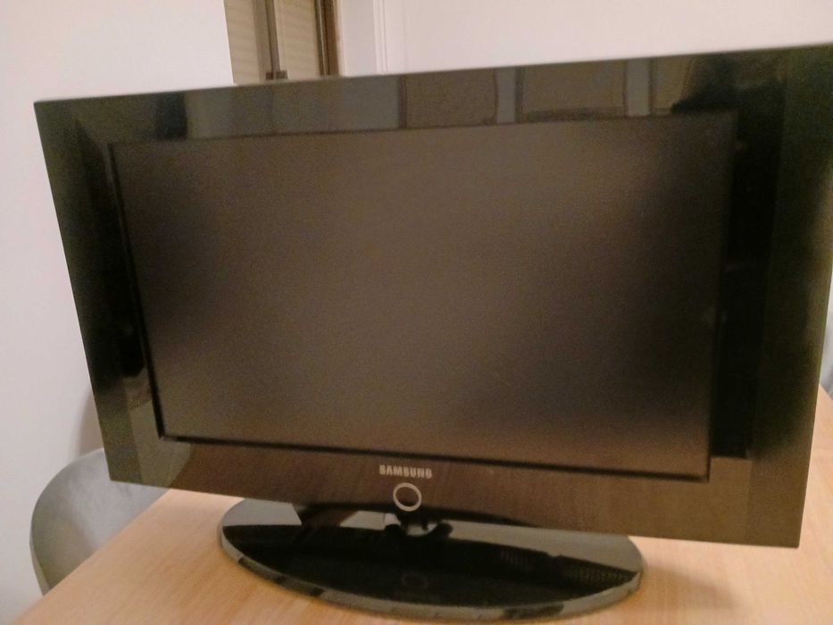 Vendo tv Samsung Massamá E Monte Abraão • OLX.pt