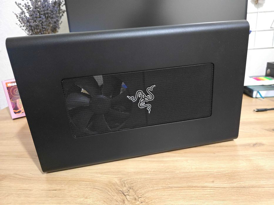 Razer Core X Chroma eGPU для зовнішього підключення відеокарта: 10 700 ...