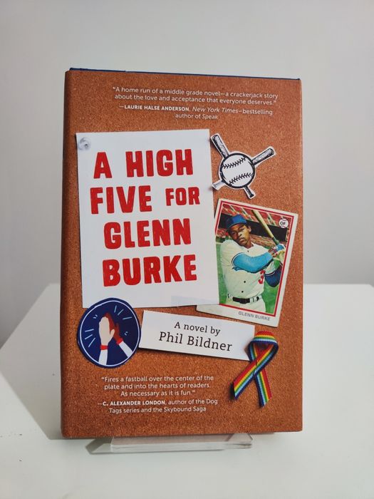 A high five for Glenn Burke - Phil Bildner . Wrocław Fabryczna • OLX.pl