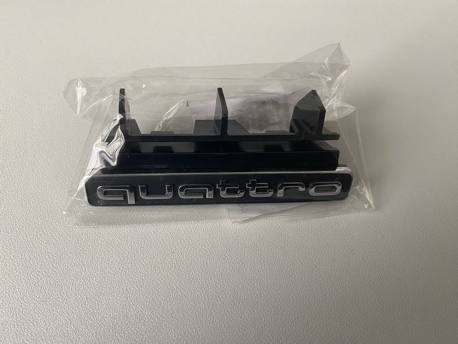 Шильдик эмблема значок quattro в решетку радиатора audi a4 b9 q5 80a ...