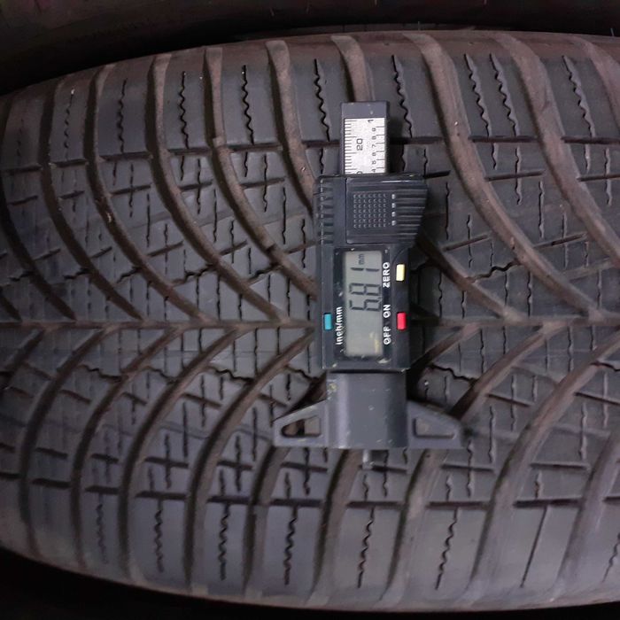Komplet opon Goodyear Vector 4seasons Gen-3 215/55 R17 98W Nr.520 ...
