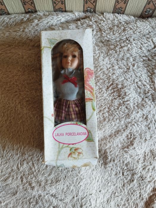 Lalka porcelanowa z okresu PRL-U Poznań Łazarz • OLX.pl