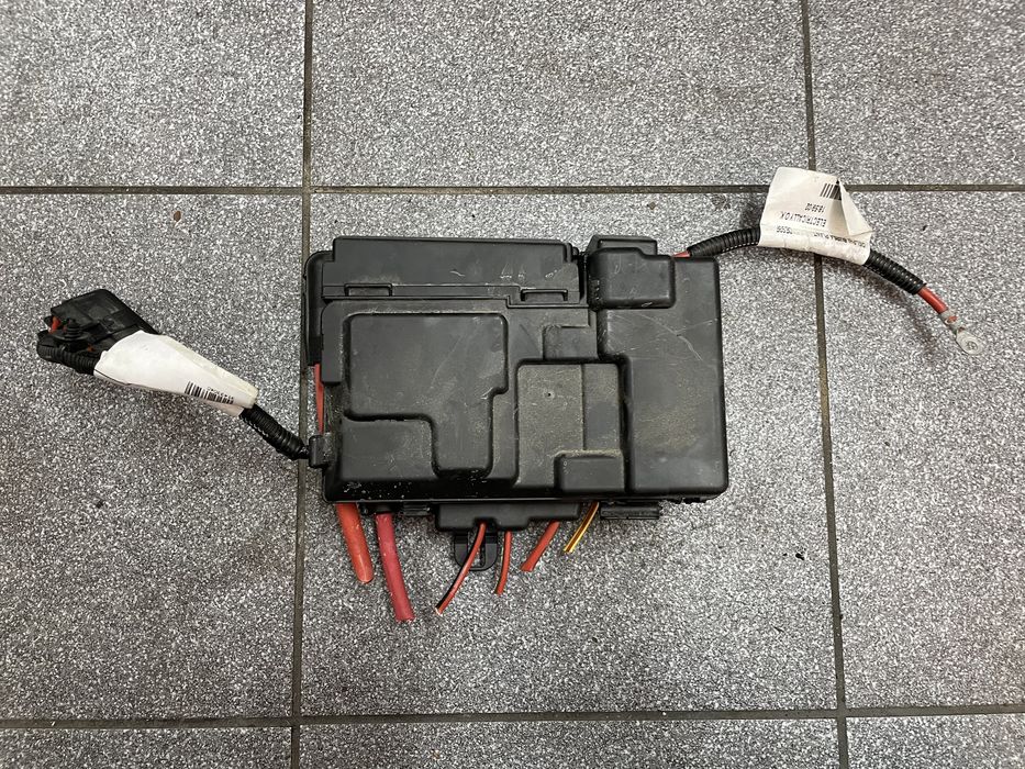 Moduł start stop przekaźnik bezpieczniki volvo v60 s60 lift 15r Świecie • OLX.pl