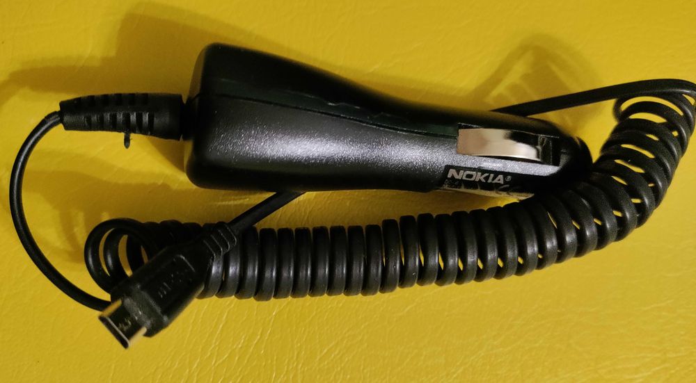 Зарядные в авто Nokia DC-6 и Samsung D980 G608: 200 грн. - Інші ...