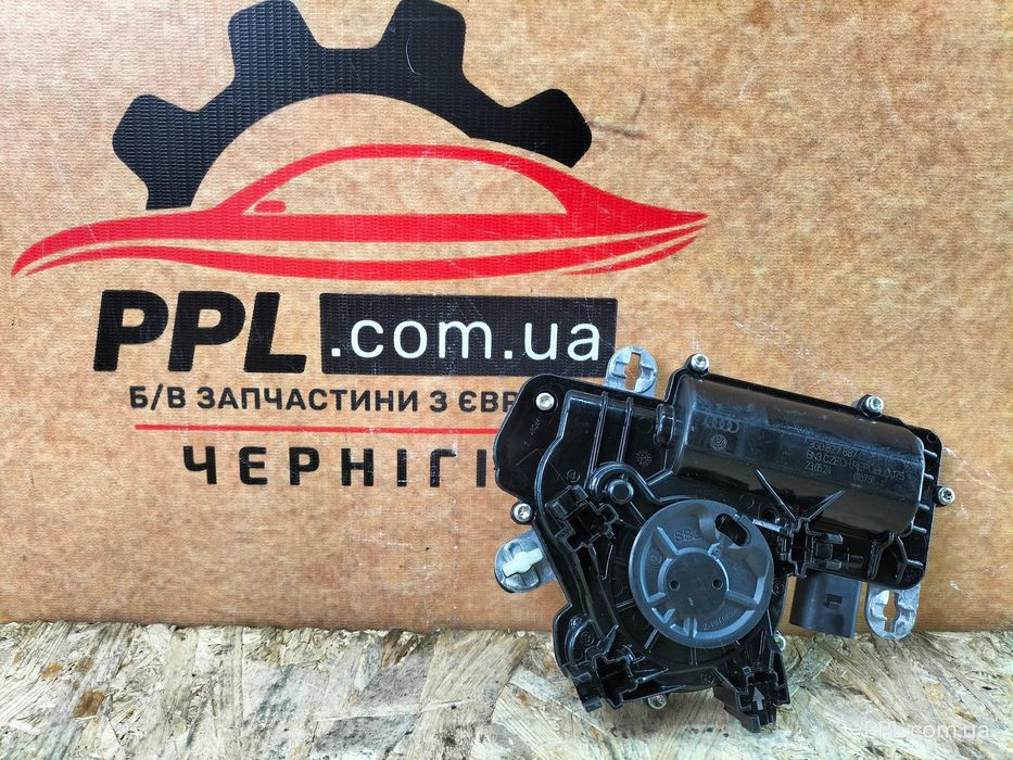 VW Tiguan II 16- Моторчик привод доводчик крышки багажника 3G0827887C ...