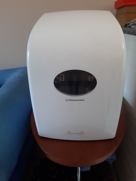 Kimberly Clark podajnik do ręczników biały firmowy dom firma czystość ...