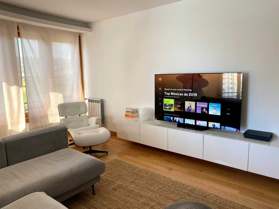 TV LG OLED B9 Smart TV de 65'' α7 | Som Dolby Atmos & Ambilight Loures • OLX Portugal